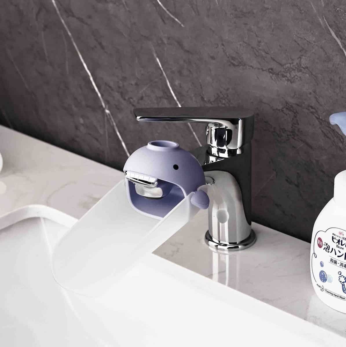 How does a faucet extender for babies work | 2023